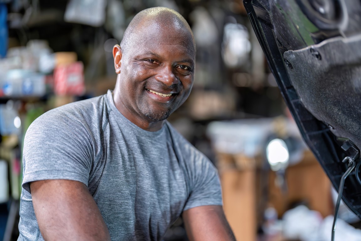 The Future of Diesel Mechanic Job Security in a Changing World - Pros ...